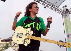 That Middle Finger is a Bit Long! - Guitar Fail