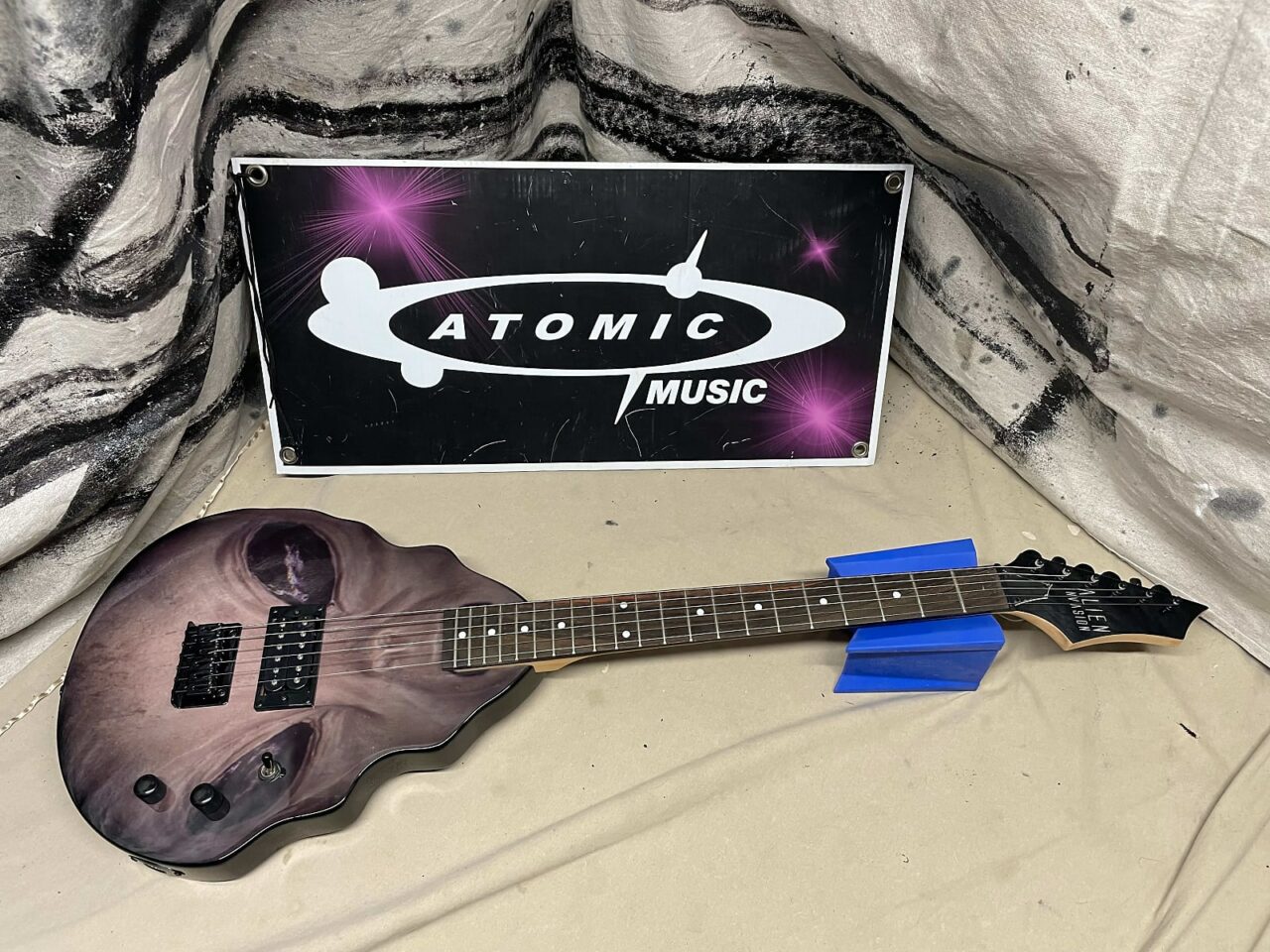 When Guitars Meet Aliens: The Ultimate X-Files Crossover - Guitar Fail